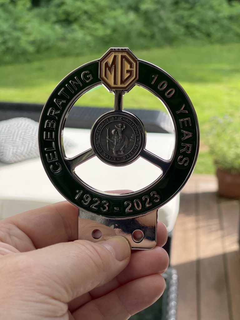 Der MG 100 Jahre Badge – michis oldtimer Blog